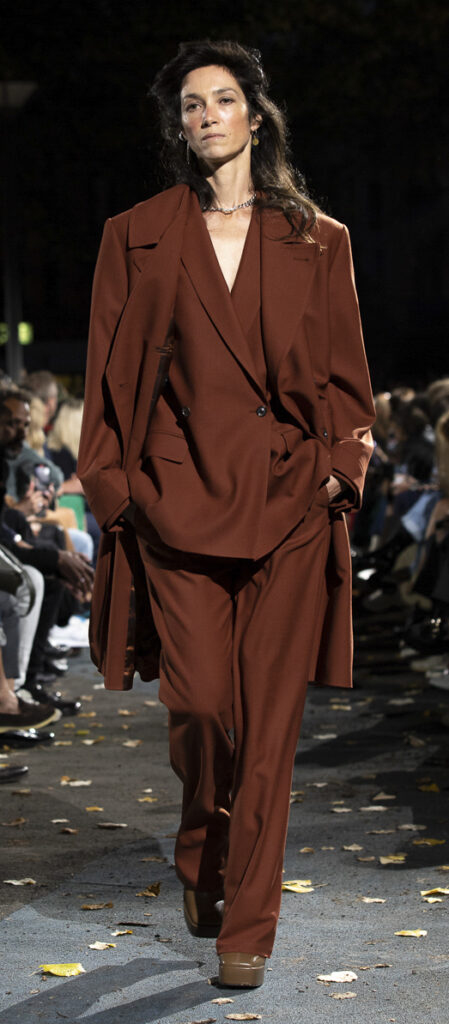 Quartier Costume RUNWAY | Café Costume